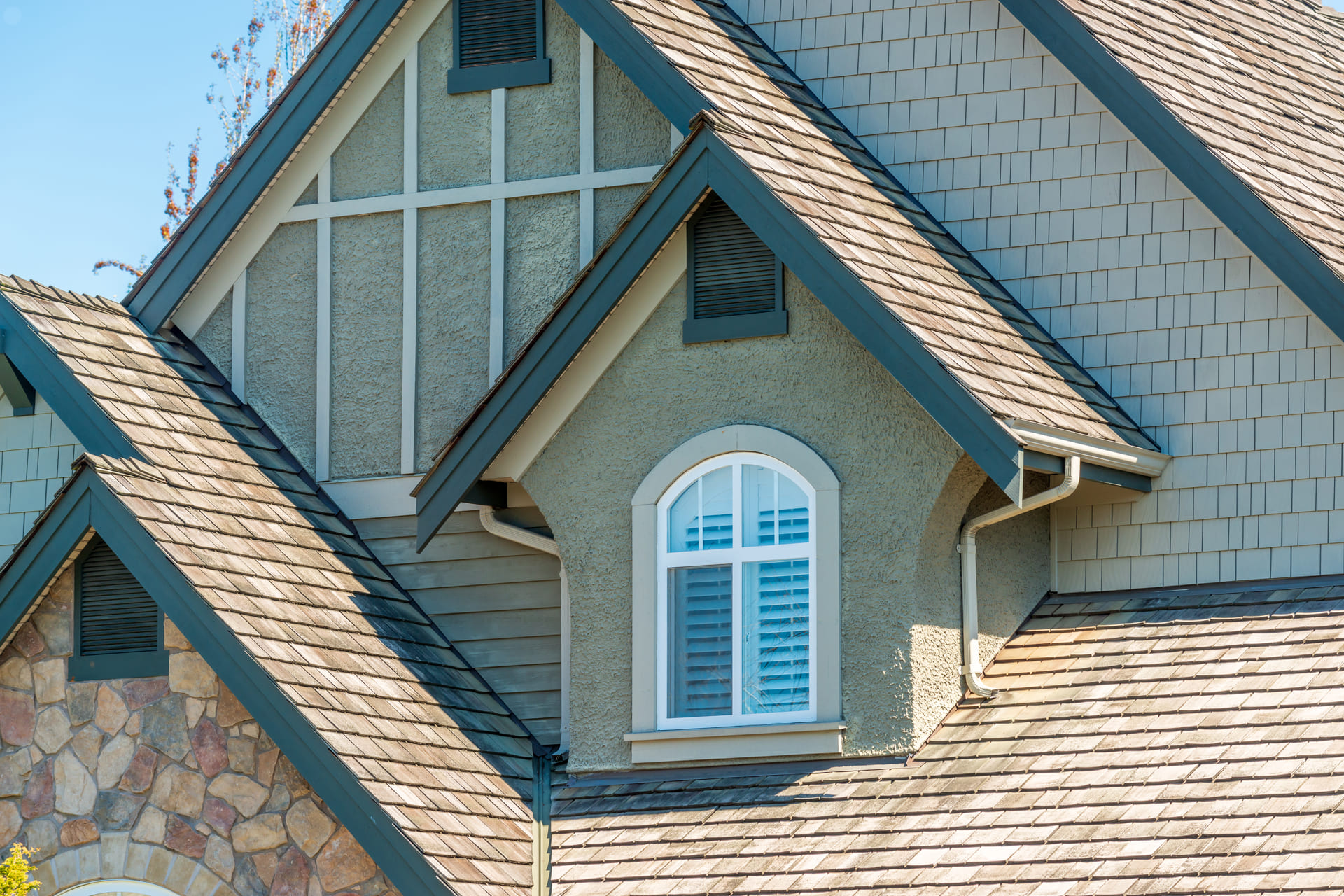 17 Different Types of Shingles (Asphalt Roof Shingles & Other Styles)